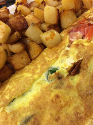 Diner, Breakfast & Lunch | Manchester, NH | The Bagg Lunch LLC